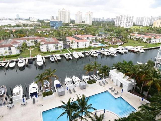 3029 188th St NE #1021, Aventura, FL 33180
