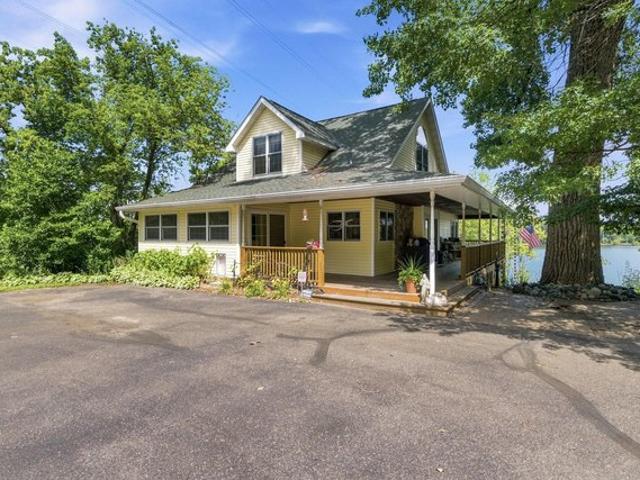 3020 Oakdale Dr, Pine Springs, MN 55115