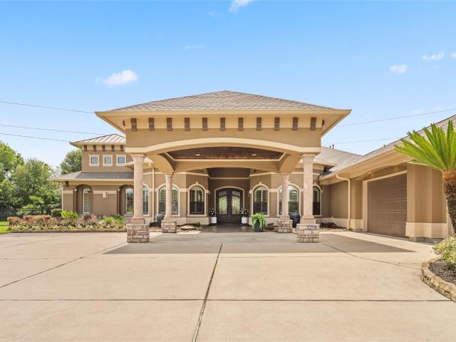 3020 Bridle Path