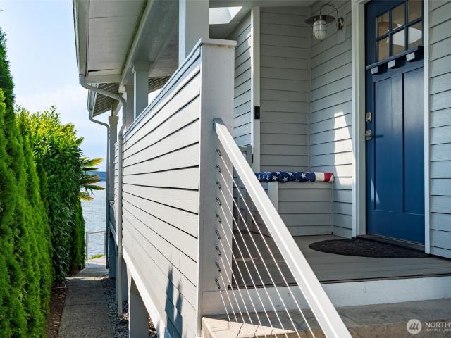 3020 rd Avenue SW