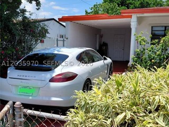 3021 NW 184th St, Miami Gardens, FL 33056