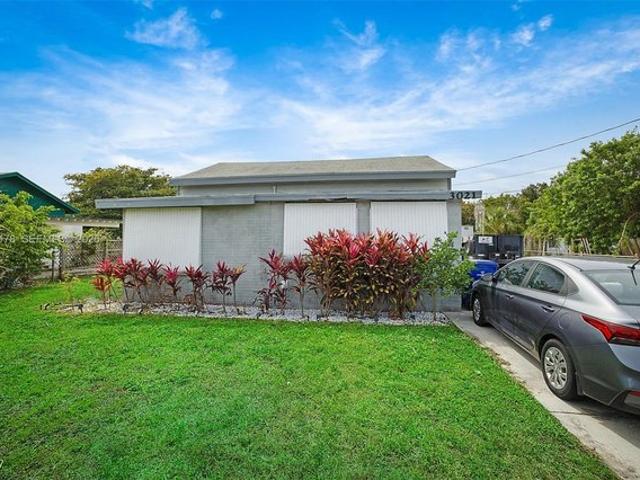 3021 Avenue J, Riviera Beach, FL 33404