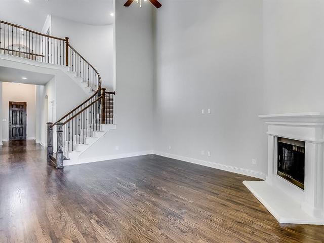 3021 Avondale