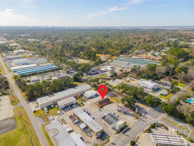 3021 E Victory Drive