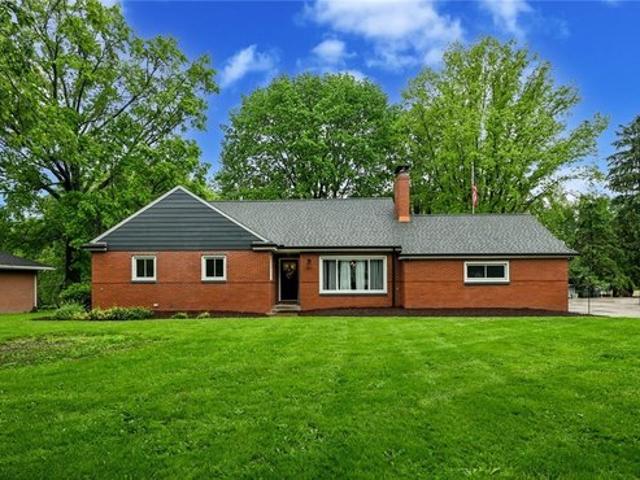 3021 Fulton Dr NW, Canton, OH 44718