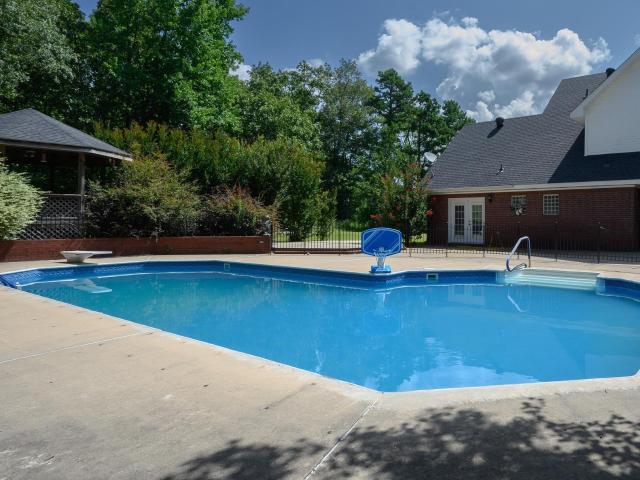 3021 Highway 71 N