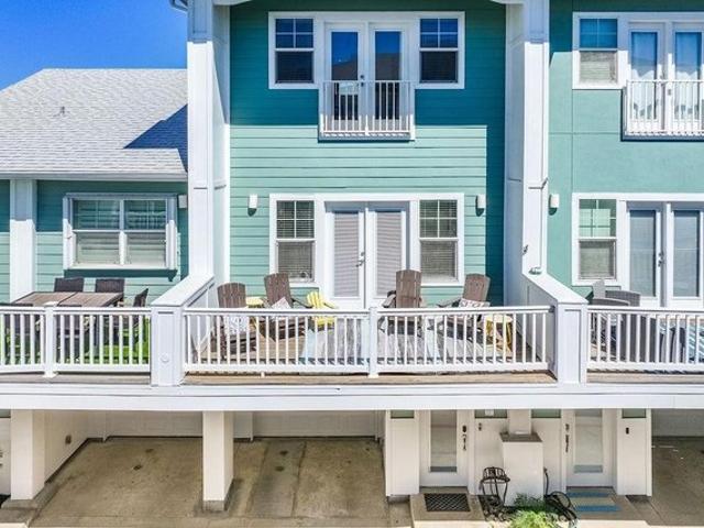 3021 S 11th St Unit 2, Port Aransas, TX 78373
