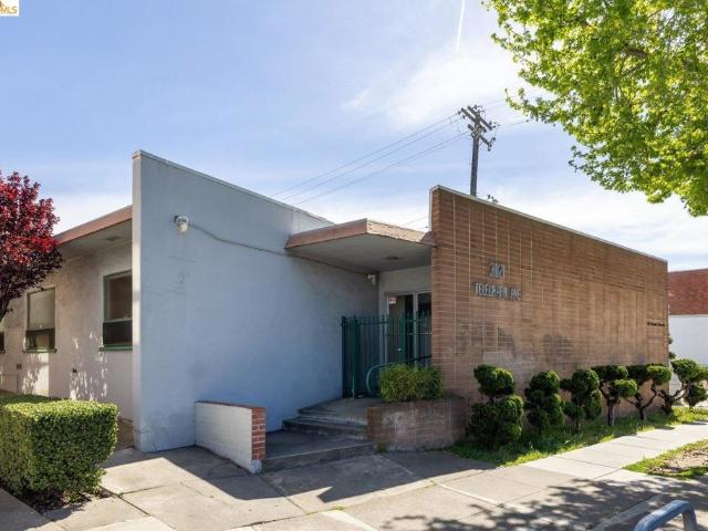 3021 Telegraph Ave