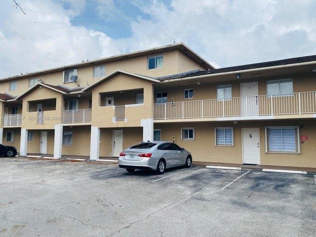 3021 W 76th St Unit C203, Hialeah, FL 33018