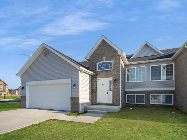 3021 W 82nd Place