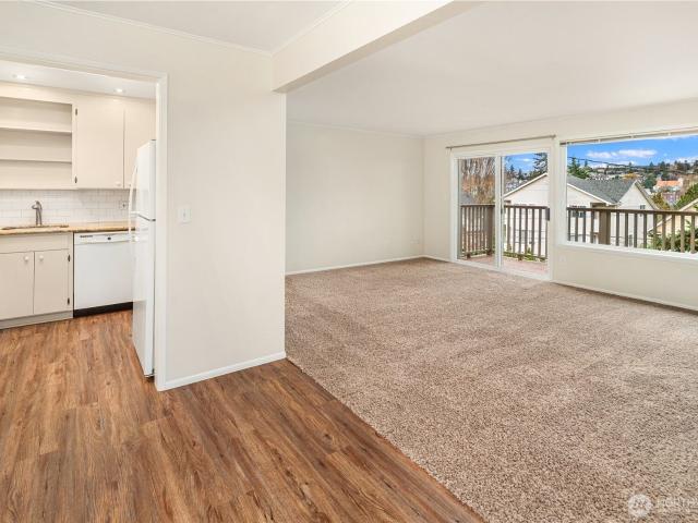 3021 21st Ave W, Seattle, WA