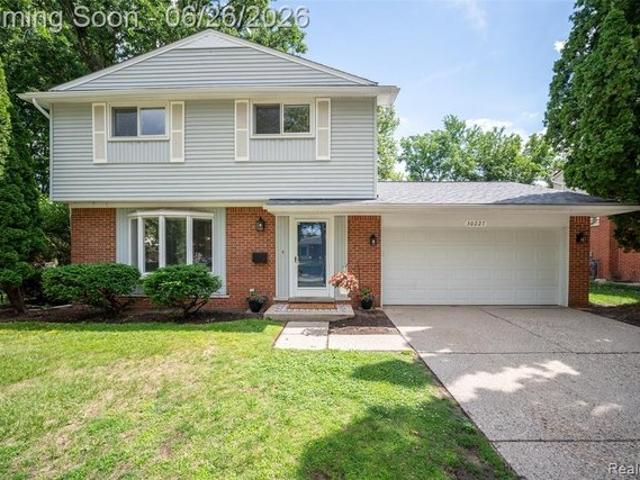 30227 Stockton Ave, Farmington, MI 48336