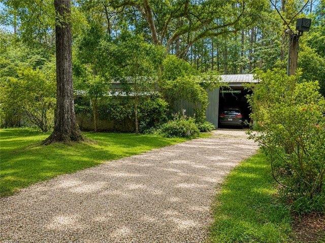 30225 Philip Smith Rd, Lacombe, LA 70445