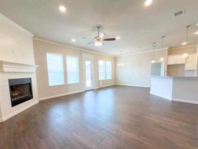 3022 Meandering Way