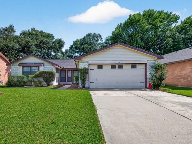 3022 Mosby Dr, Sugar Land, TX 77479