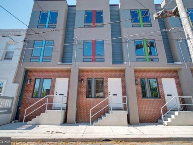 3022 N American St, Philadelphia, PA 19133