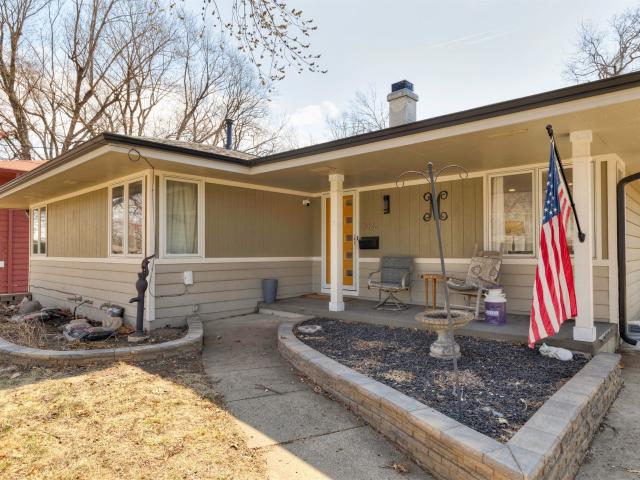 3022 Aurora Avenue