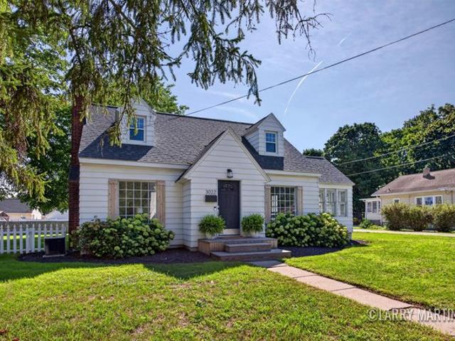3022 Locke Ave SW, Grandville, MI 49418