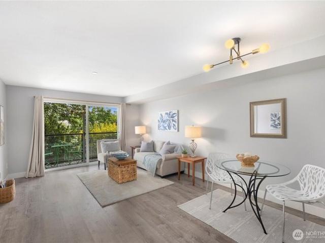 3022 SW Bradford St Apt 2, Seattle, WA 98126