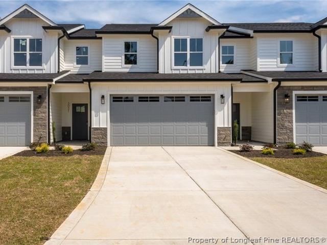 3023 Candlelight Dr, Fayetteville, NC 28311