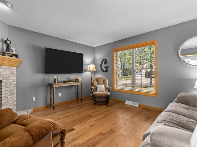3023 e greenleaf drive