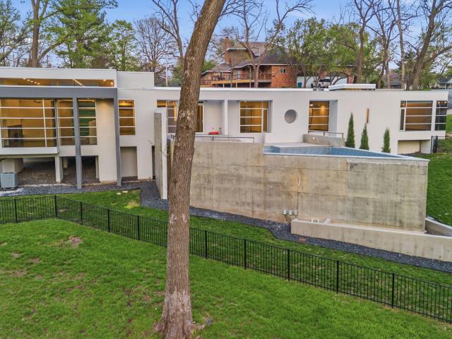 3023 E Inglewood Court