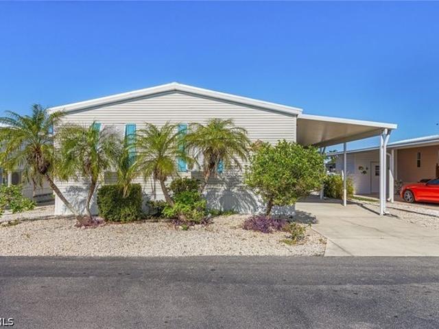 3023 Skipper Ln, Saint James City, FL 33956