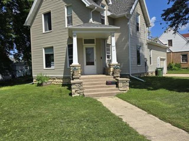 302 3rd Ave W, Cresco, IA 52136