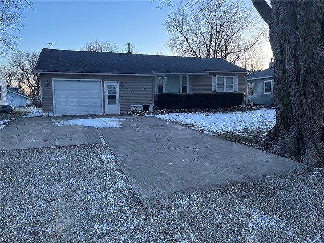 302 3rd St NE, Mitchellville, IA 50169
