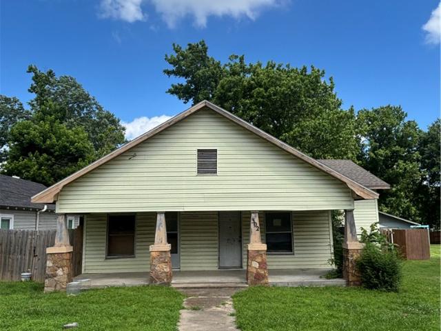 302 & 304 N Main Avenue
