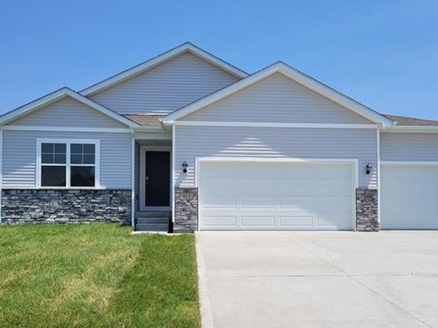 302 39th St SW, Altoona, IA 50009