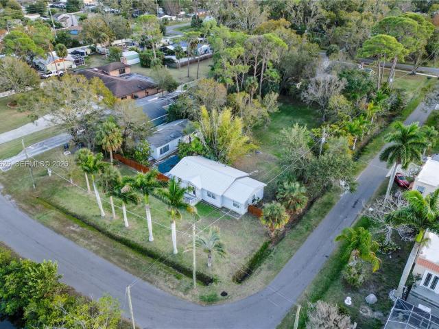 302 5th St SW, Ruskin, FL 33570 | MLS #A11939 | Compass