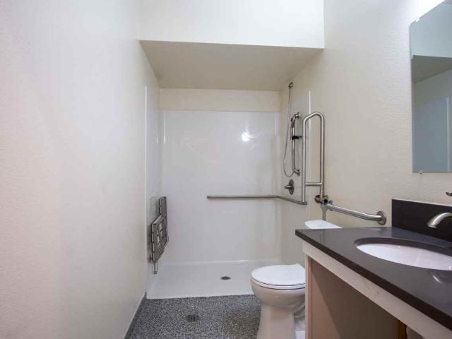 302 8015 N Oswego 3 Bedroom Apartment for Rent at 8015 N Oswego Ave, Portland, OR 97203 St. Johns