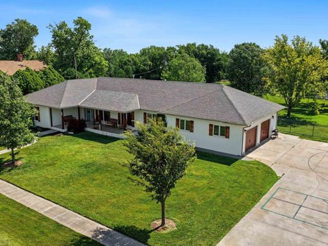 302 C St, Claflin, KS 67525
