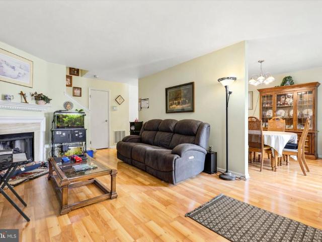 302 Colettes Court