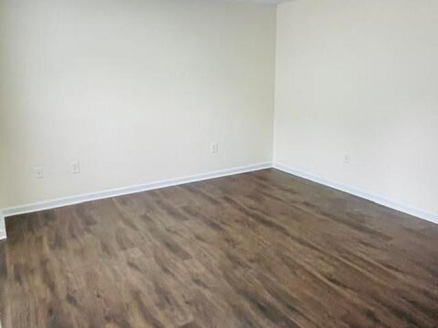 302 Comanche Trail