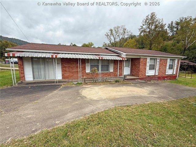 302 Campbell Ave, Pratt, WV 26152