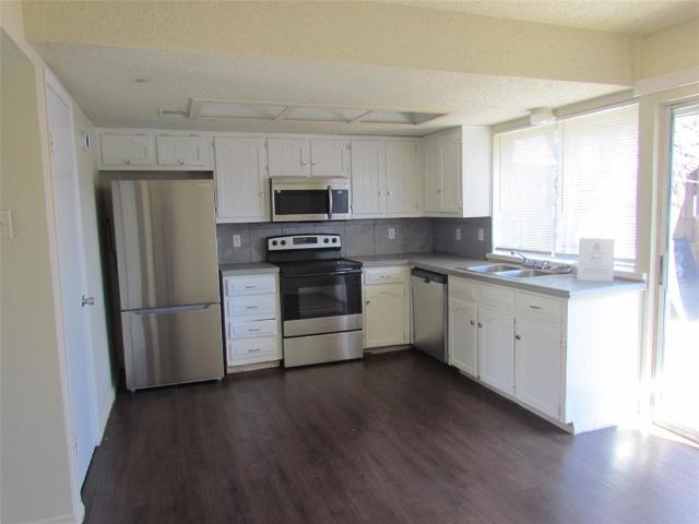 302 Candlewood Lane