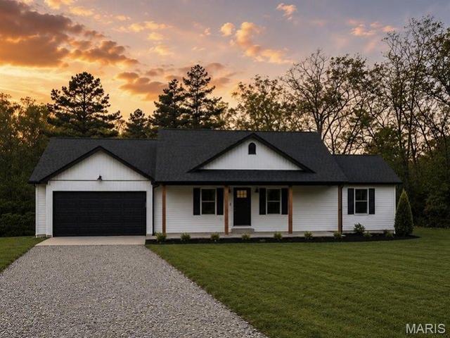 302 Chestnut View Rd, Farmington, MO 63640