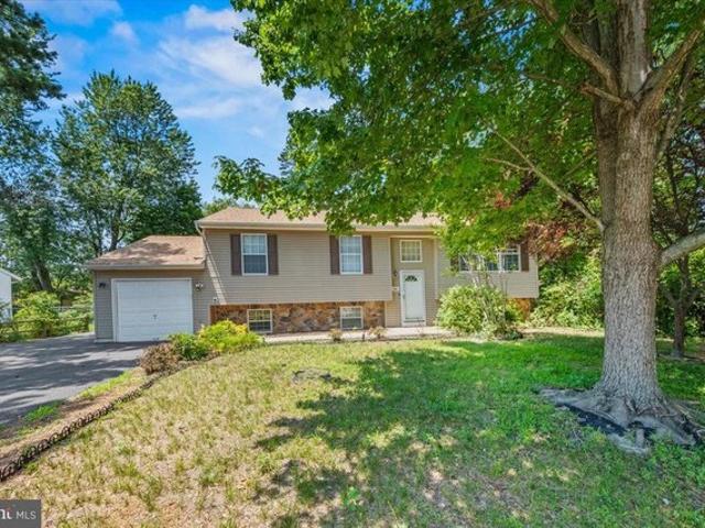 302 Cheyenne Trl, Browns Mills, NJ 08015