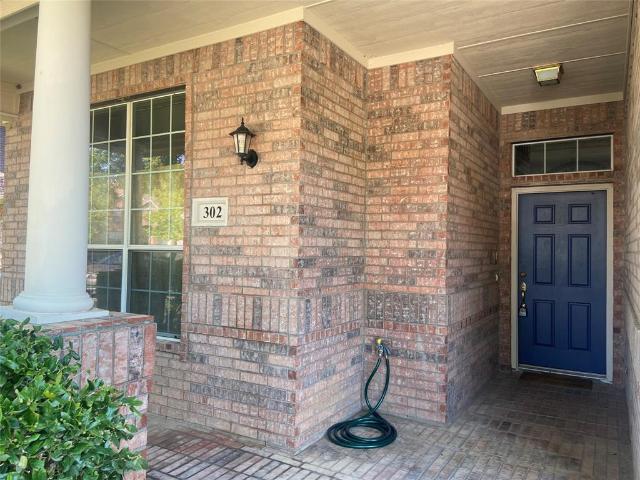 302 Crabapple Drive