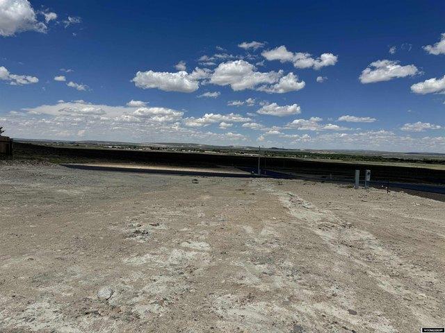 302 Cutthroat Dr, Saratoga, WY 82331