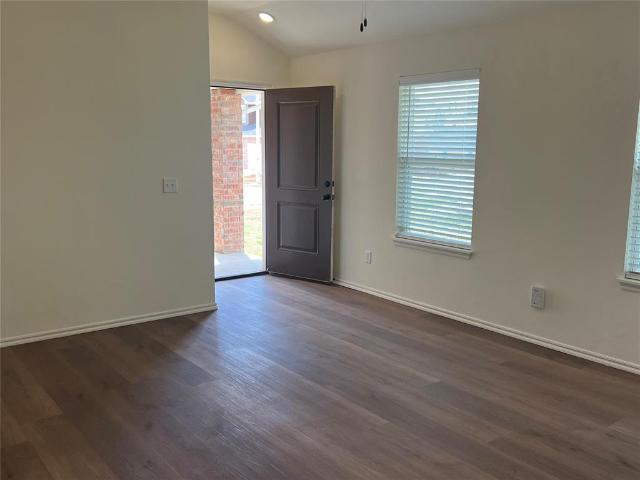 302 Aaran Way