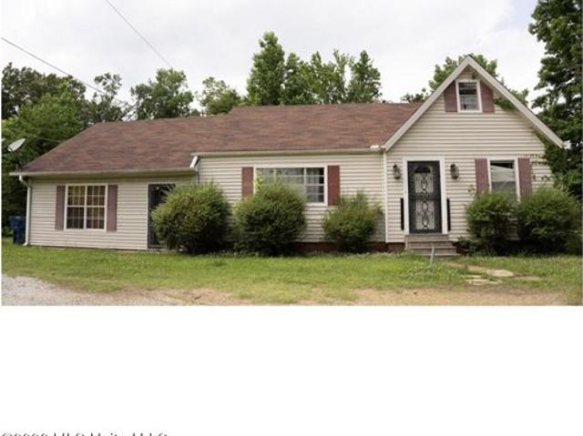 302 Armstrong St, Batesville, MS 38606
