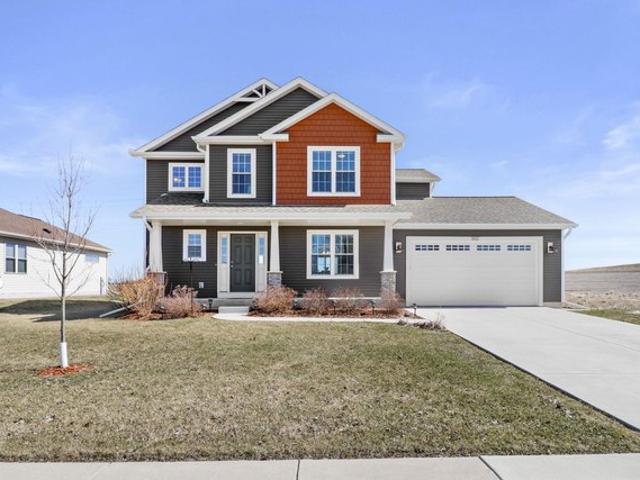 302 Autumn Crest Ln, Lake Mills, WI 53551