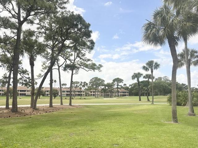 302 Brackenwood Cir, Palm Beach Gardens, FL 33418