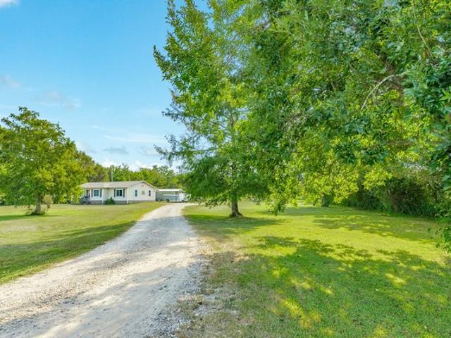 302 Brit Bailey Blvd, Angleton, TX 77515