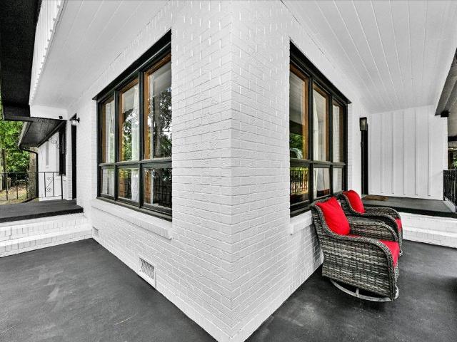 302 Broadway Cir