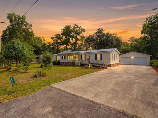 302 Butter Rd, Bonneau, SC 29431