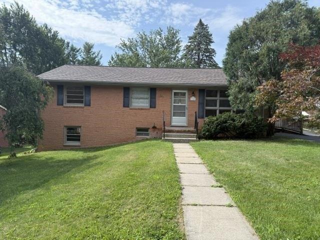 302 Burnley Dr, Staunton, VA 24401